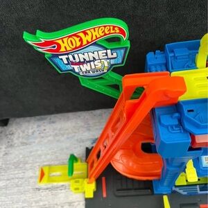 Hot Wheels | Toys | Hot Wheel City Tour Car Wash | Poshmark